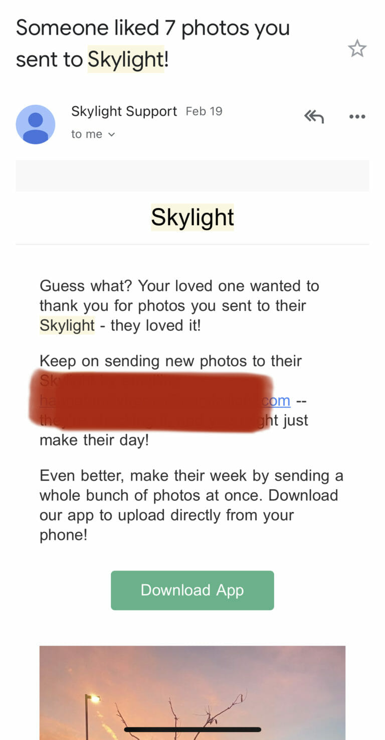 Skylight Picture Frame - The best WiFi Picture frame?